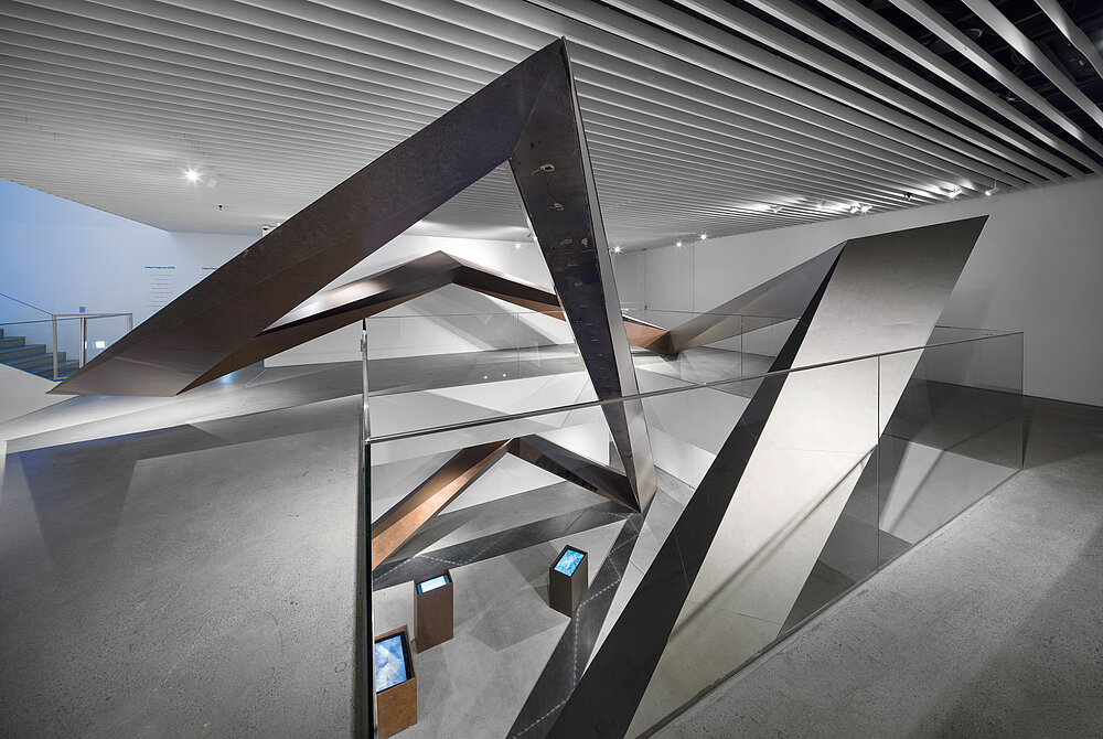 Red Dot Design Award: Endless Triangle