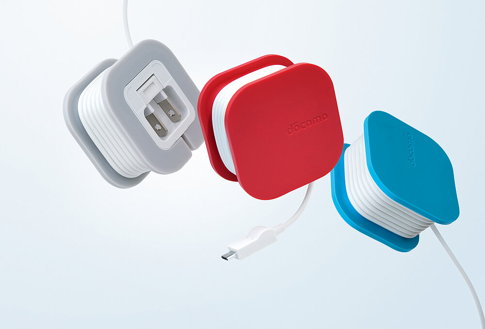 Red Dot Design Award: Docomo Portable AC Adapter 01