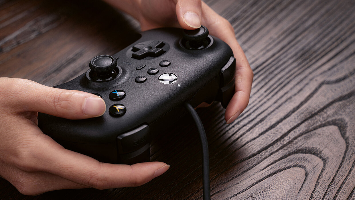 Red Dot Design Award: 8BitDo Dual Charging Dock for Xbox Wireless ...