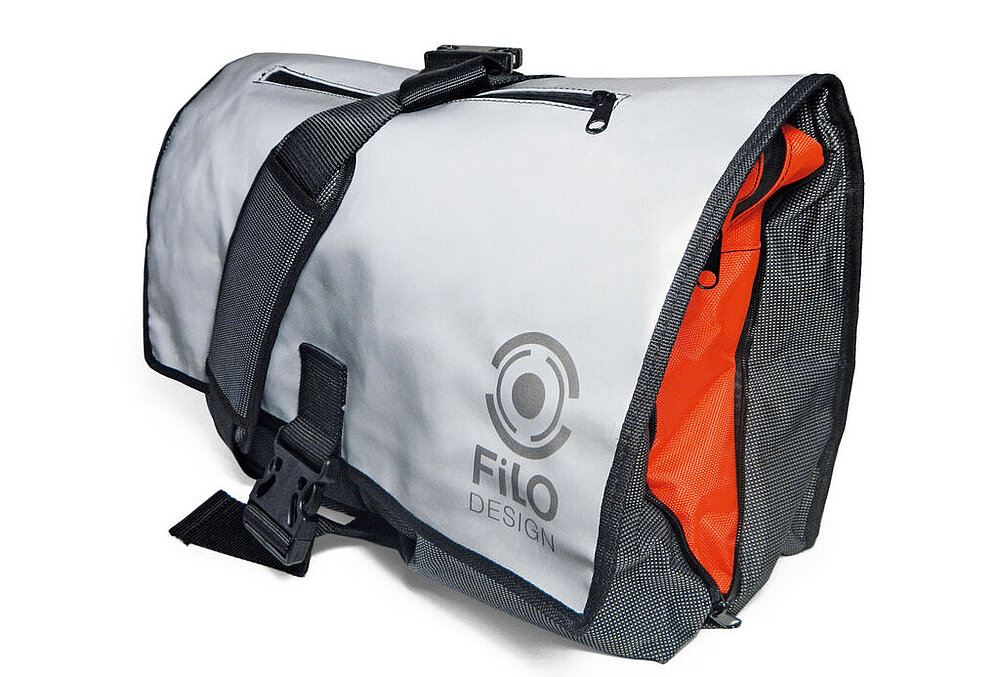 Red Dot Design Award: Filo Messenger Bag