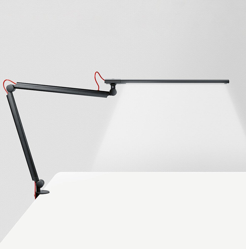 Red Dot Design Award: Redgrass R9 Desk Lamp