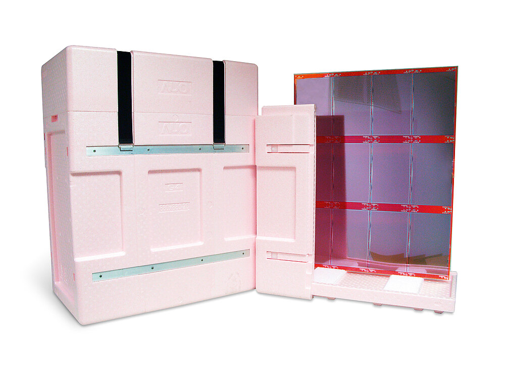 Red Dot Design Award: Assembly Slot Shipping Box