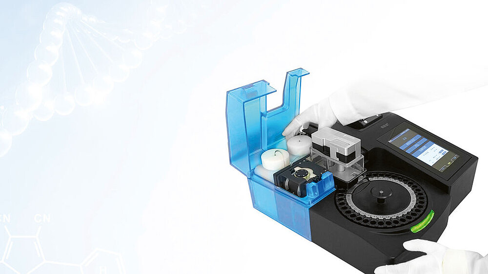 Red Dot Design Award: Enzyme Electrode Biosensor Blood Glucose Analyzer